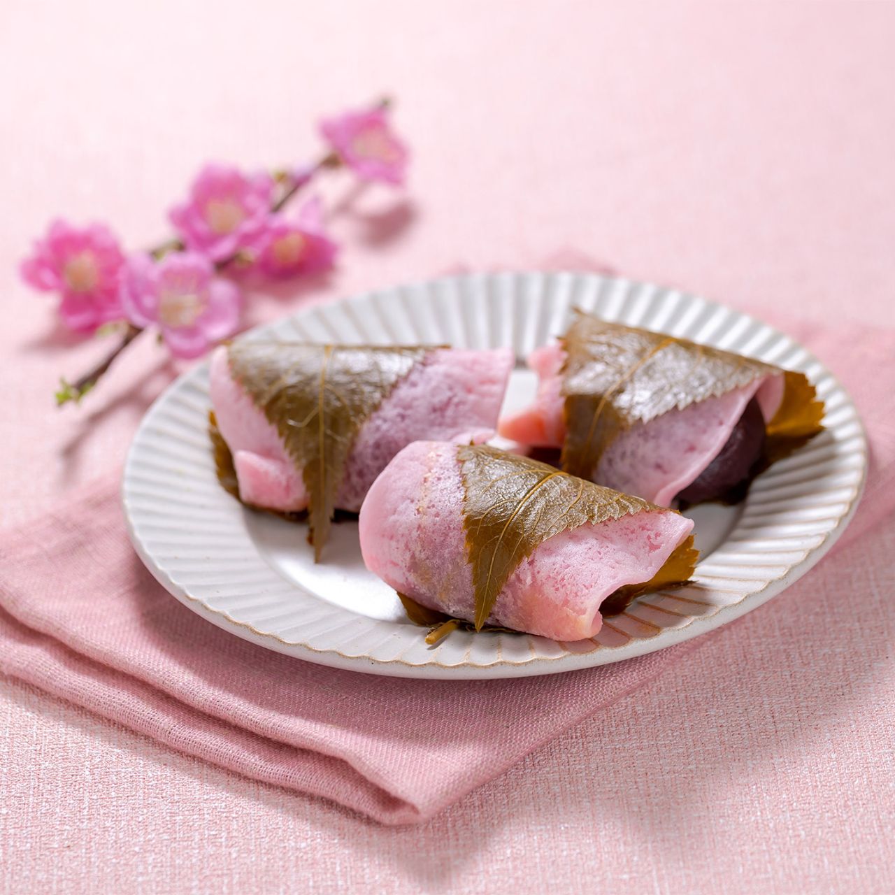 Pink sakura is a blossoming flavor trend in pastry and chocolate ...